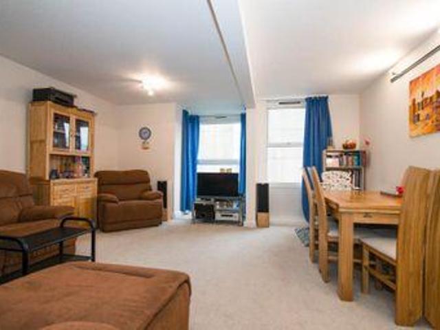 2 Bedrooms Flat for sale in Peregrine House, Battersea SW11