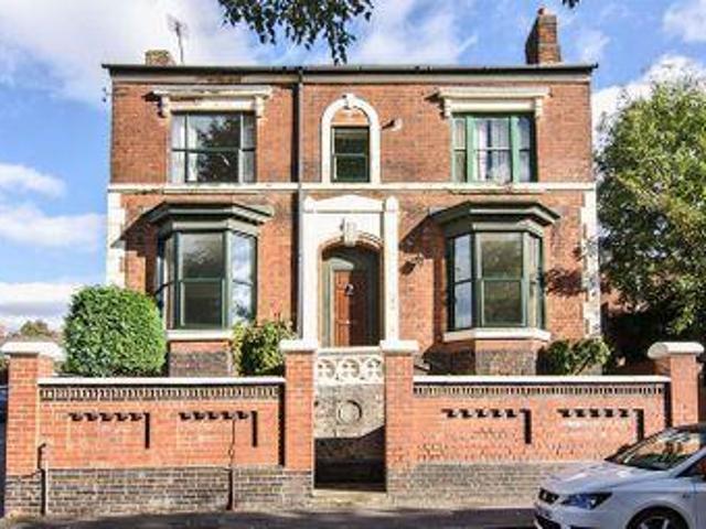 2 Bedrooms Flat for sale in Persehouse Street, Walsall WS1