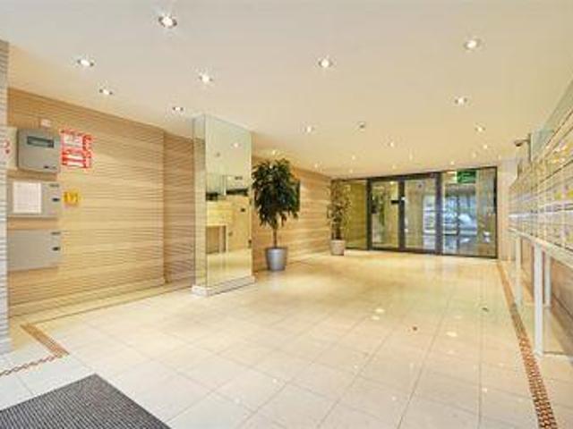 2 Bedrooms Flat for sale in Pershore House, Singapore Road, Ealing W13