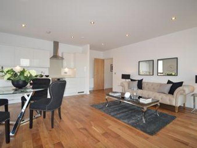 2 Bedrooms Flat for sale in Pitfield Street, London N1