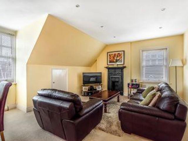2 Bedrooms Flat for sale in Pilgrims Way, Croham Road, South Croydon CR2