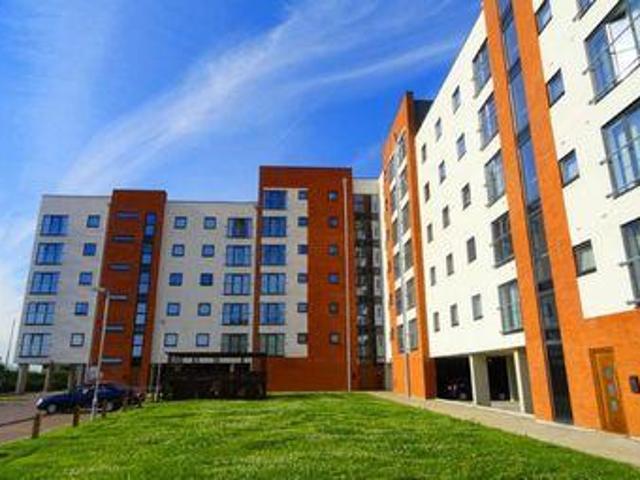 2 Bedrooms Flat for sale in Pilgrims Way, Salford M50