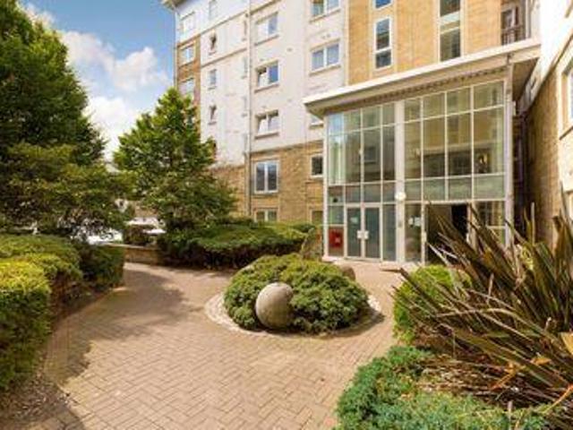 2 Bedrooms Flat for sale in Pilrig Heights, Edinburgh EH6