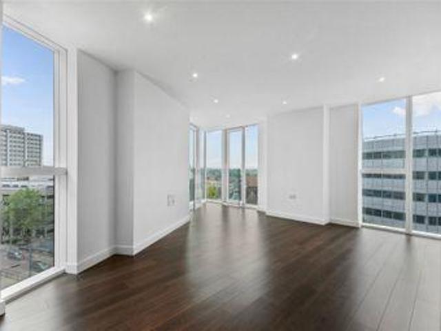 2 Bedrooms Flat for sale in Pinnacle Apartments, Saffron Central Square, Croydon, Surrey CR0