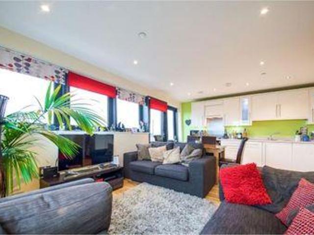 2 Bedrooms Flat for sale in Pinnacle House, 6A Colman Parade, Enfield EN1