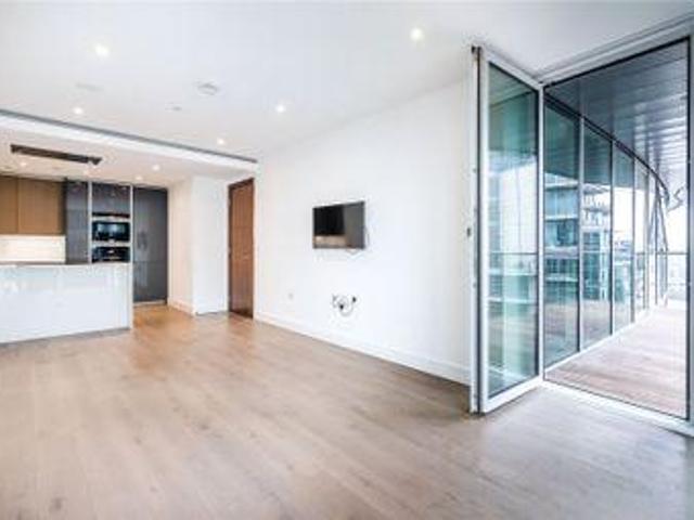 2 Bedrooms Flat for sale in Pinnacle House, Juniper Drive, London SW18