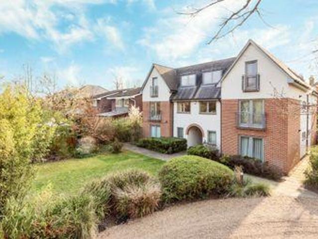 2 Bedrooms Flat for sale in Plaistow Lane, Bromley BR1