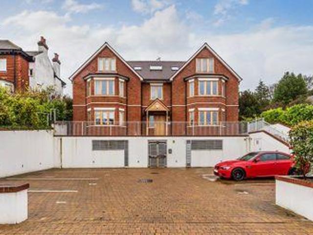 2 Bedrooms Flat for sale in Plough Lane, Purley CR8