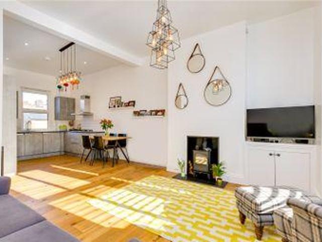 2 Bedrooms Flat for sale in Priory Park Road, London NW6