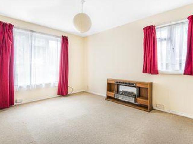 2 Bedrooms Flat for sale in Primrose Court, Hydethorpe Road, London SW12