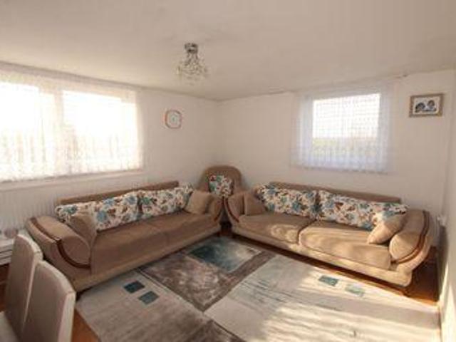 2 Bedrooms Flat for sale in Progress Way, London N22