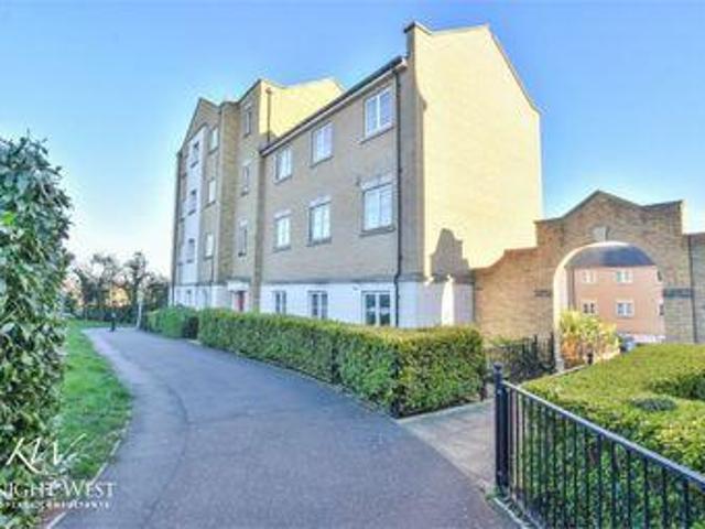 2 Bedrooms Flat for sale in Propelair Way, Colchester, Essex CO4