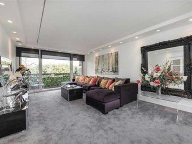 2 Bedrooms Flat for sale in Provost Court, London, London NW3