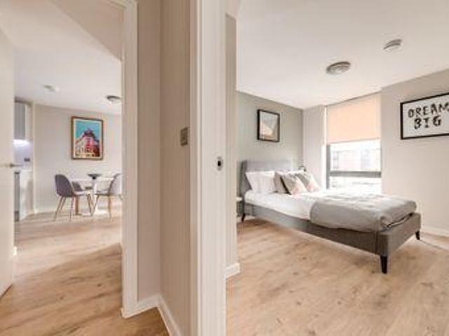 2 Bedrooms Flat for sale in Quay Central, Kingsway, Liverpool L3