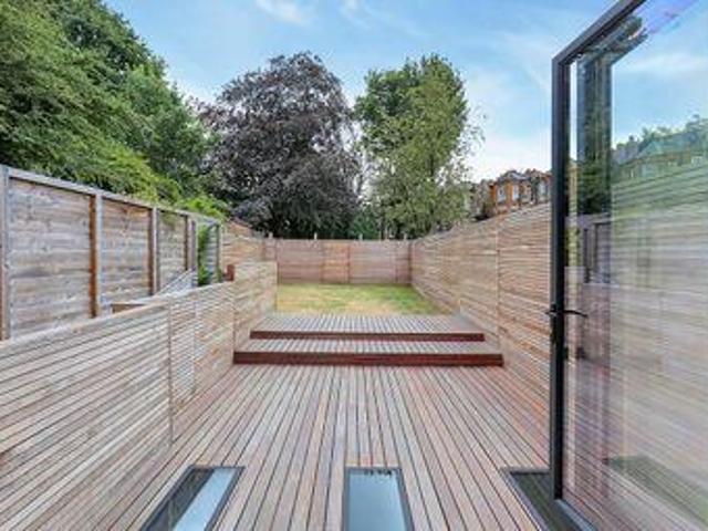 2 Bedrooms Flat for sale in Queens Avenue, London N10