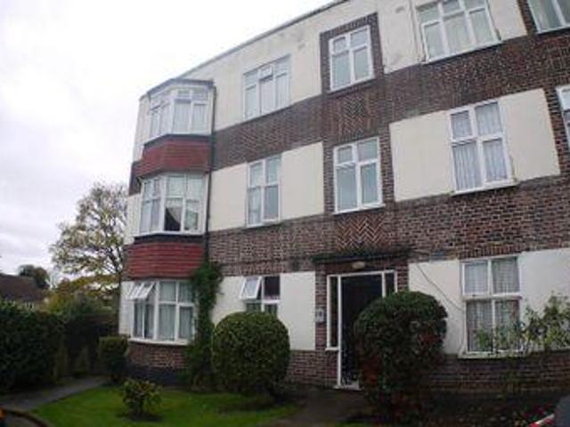 2 Bedrooms Flat for sale in Queens Court, Queens Road, London, Greater London. E11