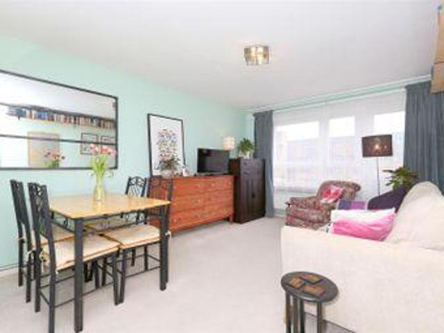 2 Bedrooms Flat for sale in Queens Drive, London N4