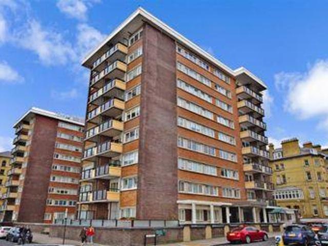 2 Bedrooms Flat for sale in Queens Gardens, Hove, East Sussex BN3