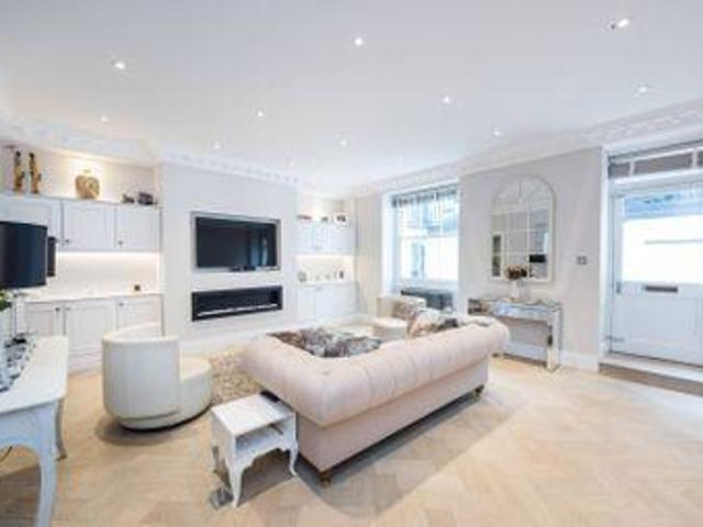 2 Bedrooms Flat for sale in Queens Gate Gardens, South Kensington SW7