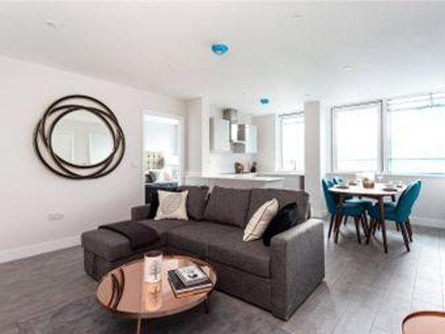 2 Bedrooms Flat for sale in Queens House, Kymberley Road, Harrow HA1