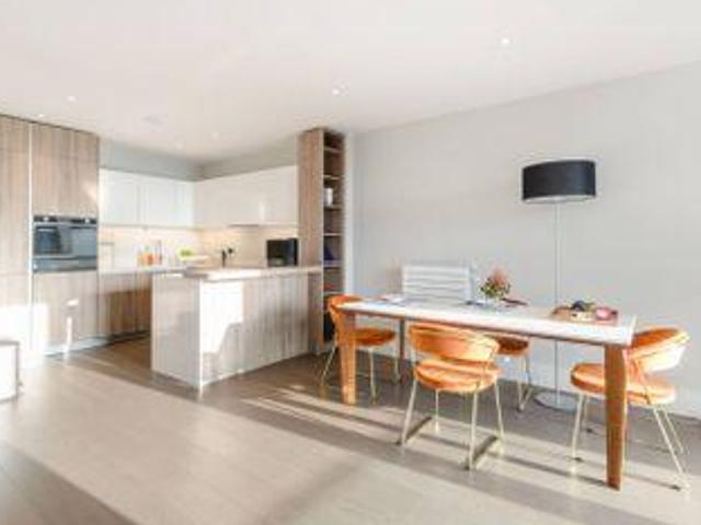 2 Bedrooms Flat for sale in Queenshurst Square, Kingston KT2