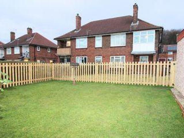 2 Bedrooms Flat for sale in Queenswood Drive, Headingley, Leeds LS6