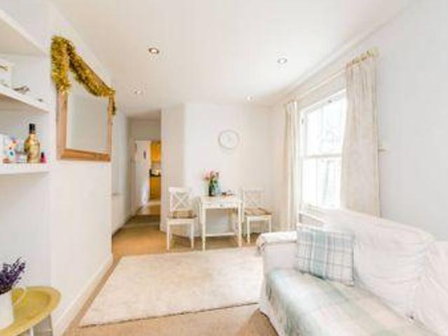 2 Bedrooms Flat for sale in Queenstown Road, Diamond Conservation Area SW8