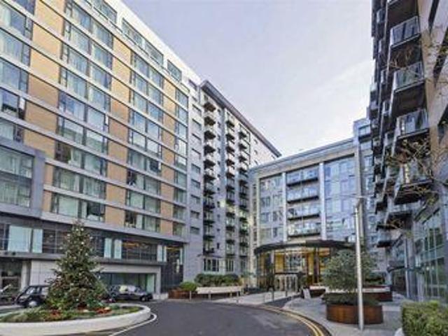 2 Bedrooms Flat for sale in Queenstown Road, London SW11