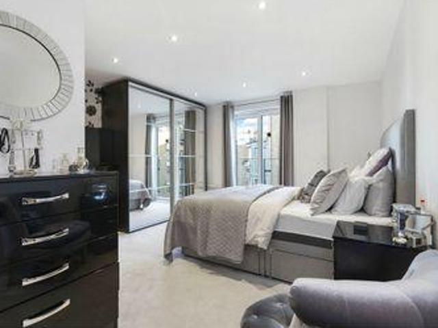 2 Bedrooms Flat for sale in Rotherhithe Street, London SE16