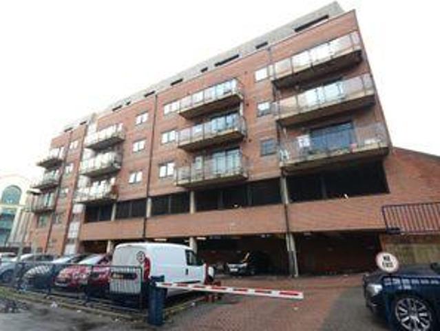2 Bedrooms Flat for sale in Royal Court, Kings Road, Reading RG1