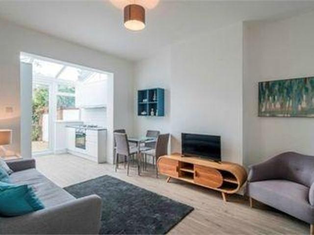 2 Bedrooms Flat for sale in Robson Avenue, London NW10