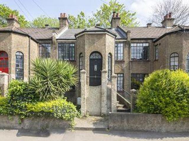 2 Bedrooms Flat for sale in Rokeby Road, London SE4