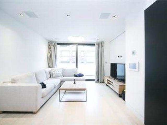 2 Bedrooms Flat for sale in Roman House, Wood Street EC2Y