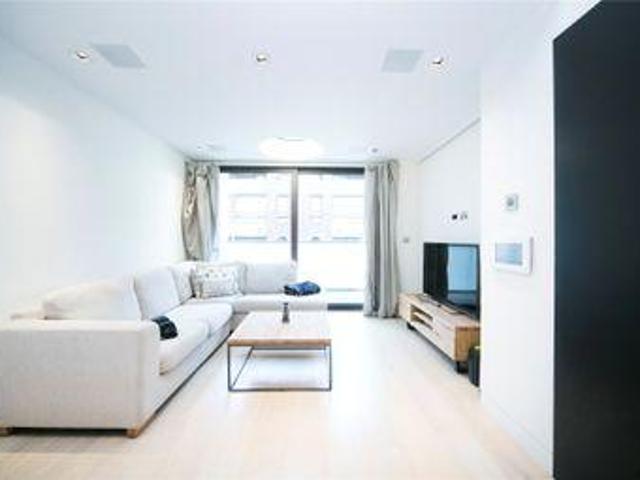 2 Bedrooms Flat for sale in Roman House, Wood Street, London EC2Y