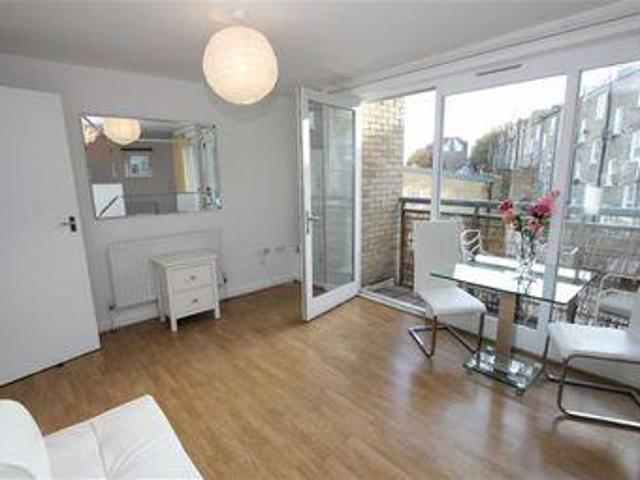 2 Bedrooms Flat for sale in Roman Way, Islington, London N7