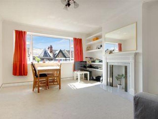 2 Bedrooms Flat for sale in Rosebery Gardens, Crouch End, London N8