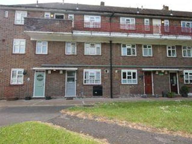 2 Bedrooms Flat for sale in Ravensbury Court, Mitcham CR4