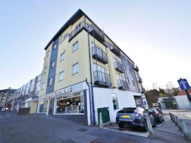 2 Bedrooms Flat for sale in Radford House, Radford Way, Billericay, Essex CM12