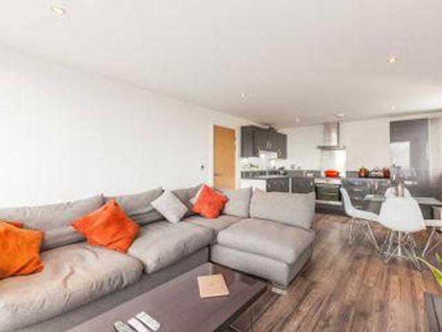 2 Bedrooms Flat for sale in Rainhill Way, Bow, London E3