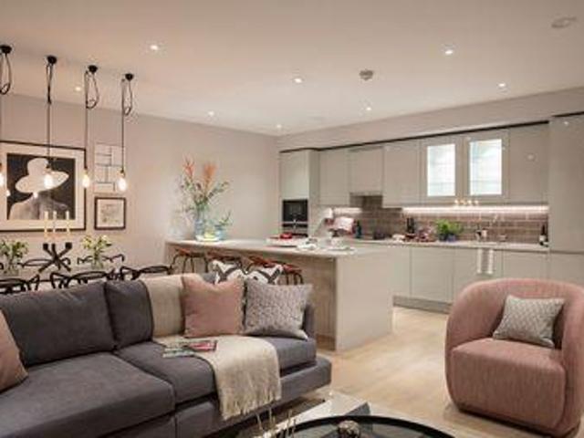 2 Bedrooms Flat for sale in Ram Street, London SW18