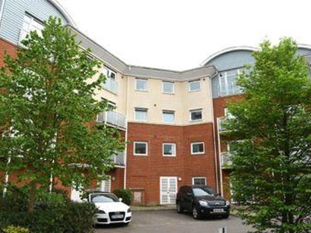 2 Bedrooms Flat for sale in Reynolds Avenue, Redhill, Surrey RH1