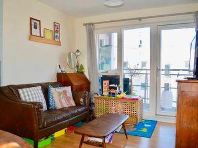 2 Bedrooms Flat for sale in Reculver Road, London SE16