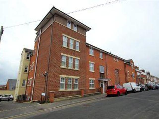 2 Bedrooms Flat for sale in Redcross Place, Swindon, Wiltshire SN1