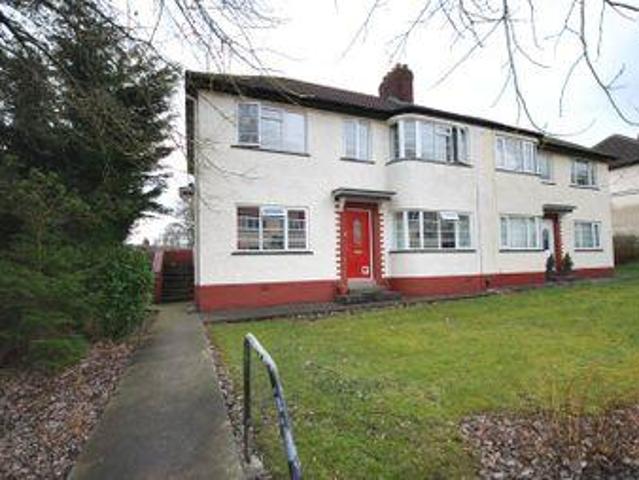 2 Bedrooms Flat for sale in Redesdale Gardens, Adel, Leeds LS16