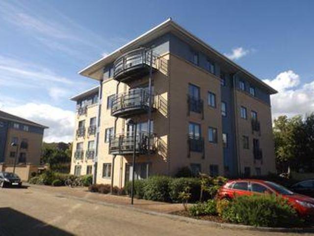 2 Bedrooms Flat for sale in Regatta House, Castle Quay Close, Castle Marina NG7