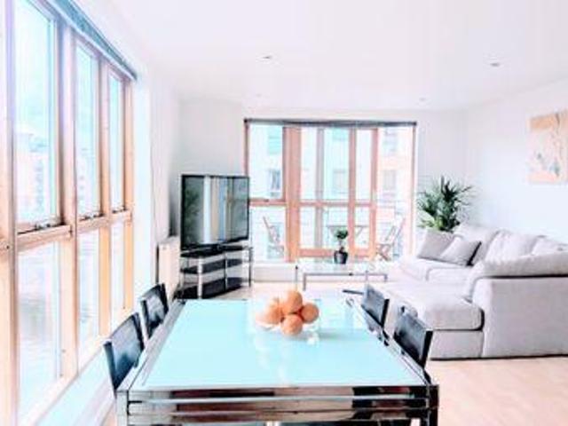 2 Bedrooms Flat for sale in Regents Quay 6 Bowman Lane, Leeds LS10