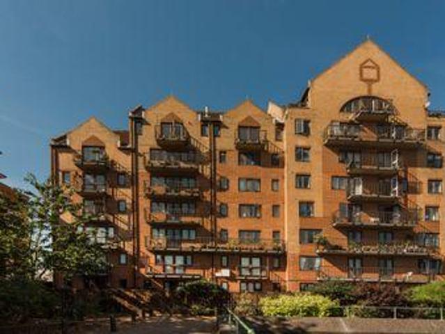 2 Bedrooms Flat for sale in Rembrandt Close, London E14