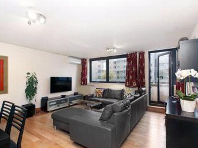 2 Bedrooms Flat for sale in Rennie Court, 11 Upper Ground, London SE1