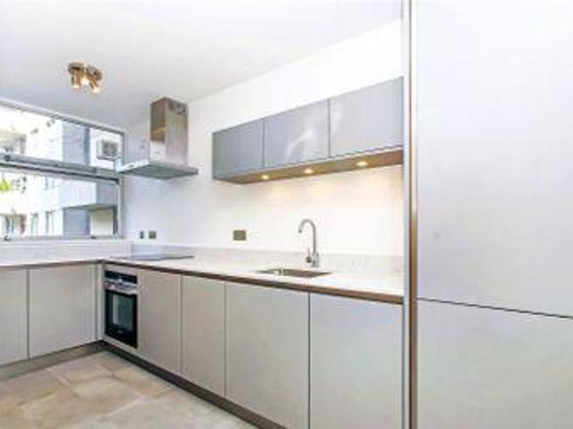 2 Bedrooms Flat for sale in Rennie Court, 11 Upper Ground, South Bank, London SE1