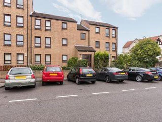 2 Bedrooms Flat for sale in Restalrig Road South, Restalrig, Edinburgh EH7